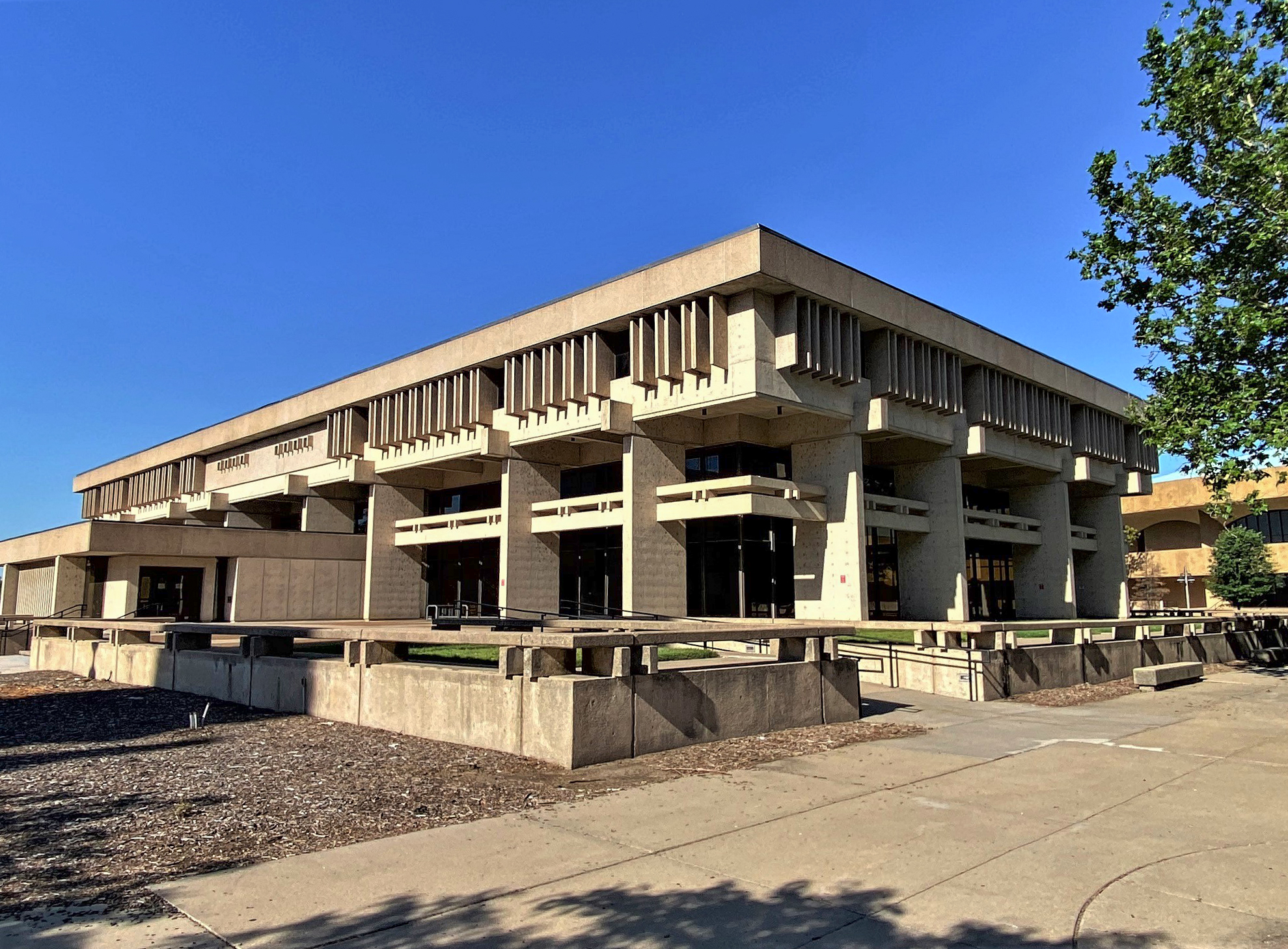 Wichita Public Library lanza reto ReadICT 2026 para fomentar lectura